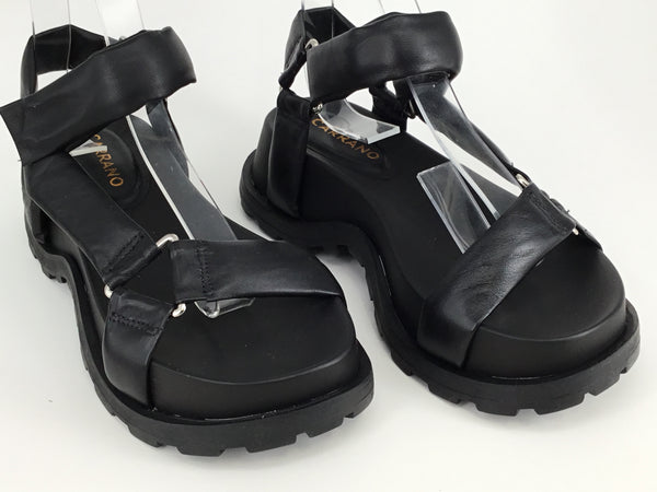 Carrano Yill available in 2 colours – Tango's Shoes